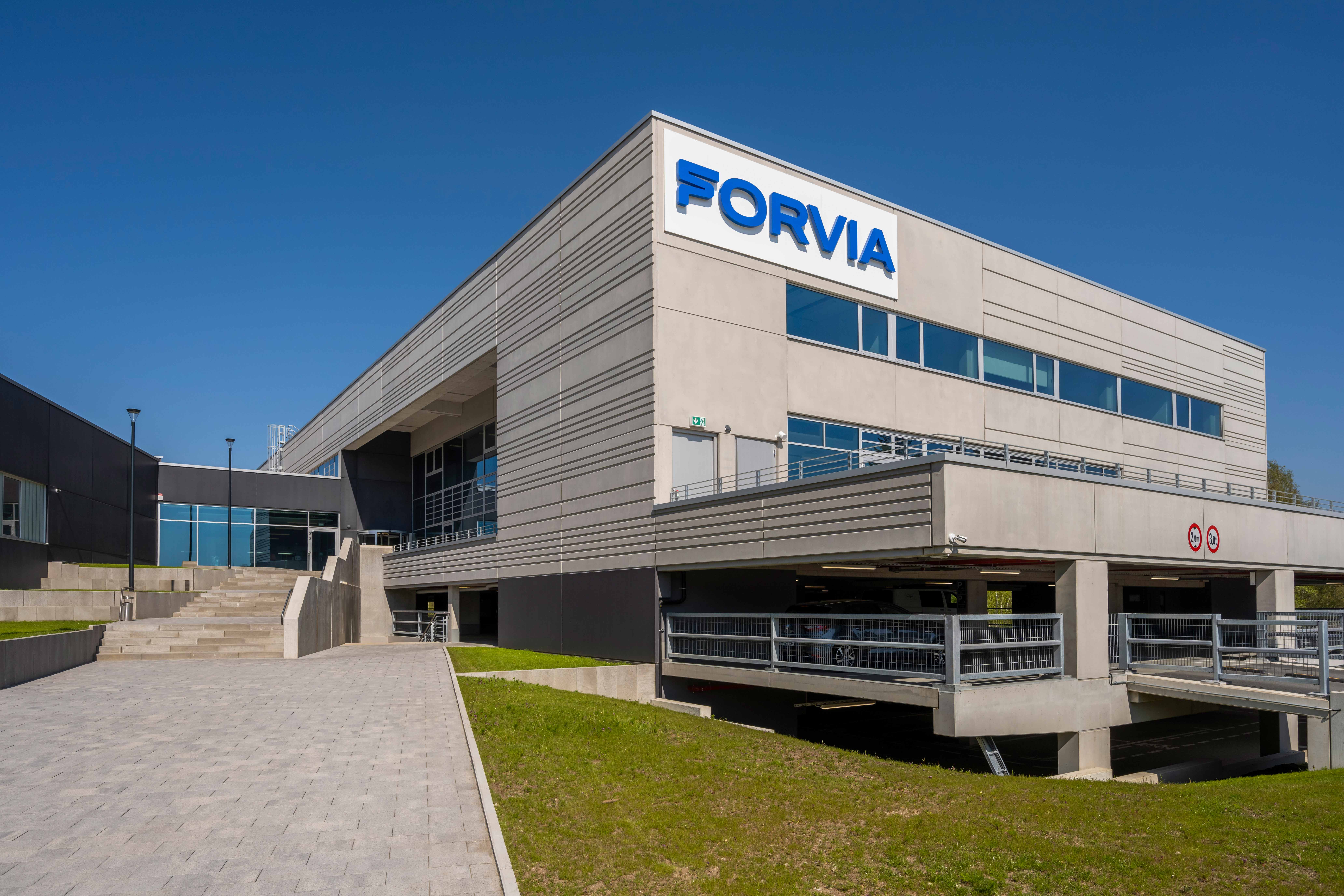 FORVIA Technology & Customer Center eröffnet in Hannover | FAURECIA ... FORVIA Technology & Customer Center eröffnet in Hannover | FAURECIA ...